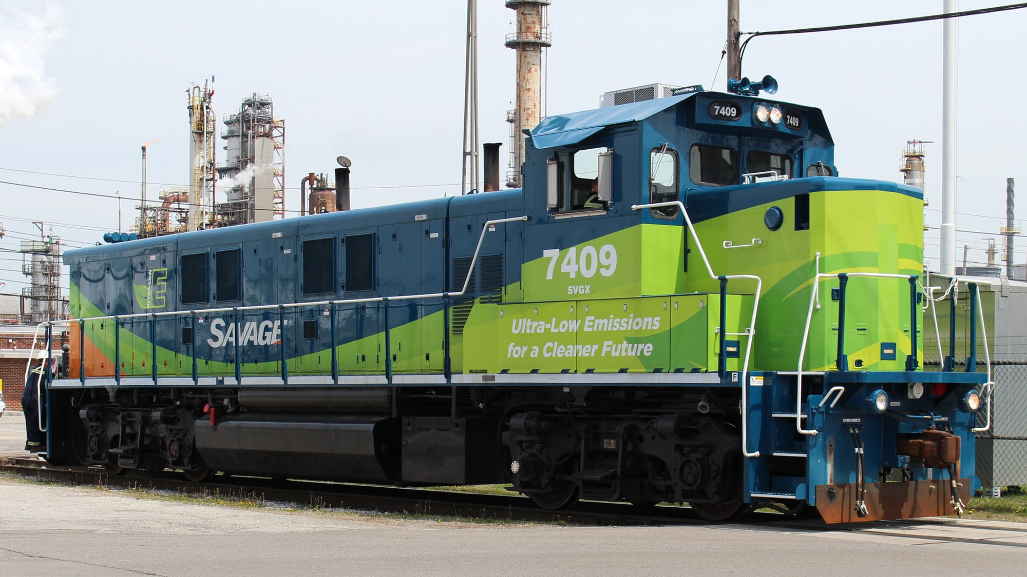 Ultra-Low-Emission Green Locomotive unveiled at Toledo Refinery ...